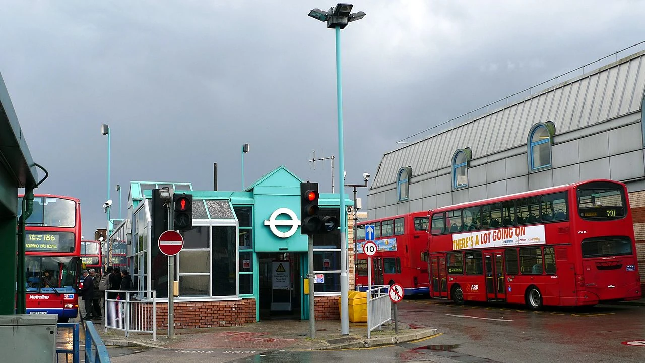 Edgware Bus Station | Bus Routes in London Wiki | Fandom