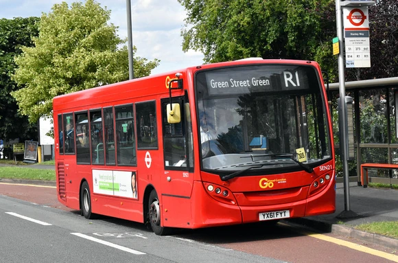London Buses route R1 | Bus Routes in London Wiki | Fandom