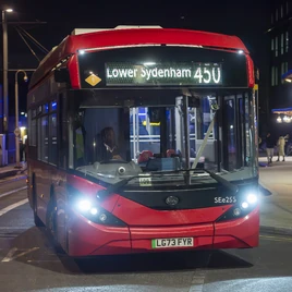 London Buses route 450 | Bus Routes in London Wiki | Fandom