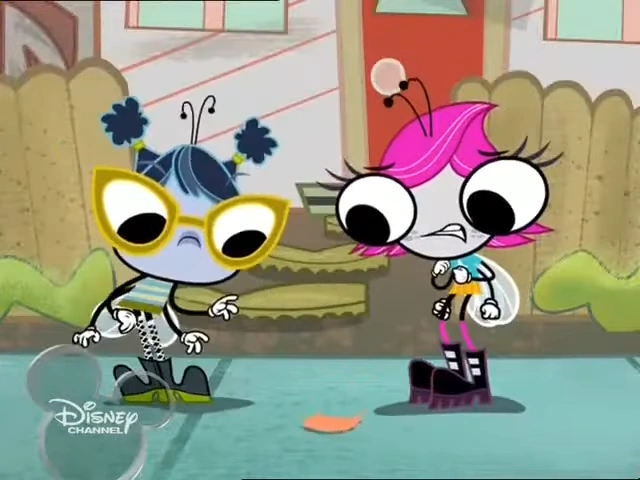 Synchronized Flying | The Buzz on Maggie Wiki | Fandom