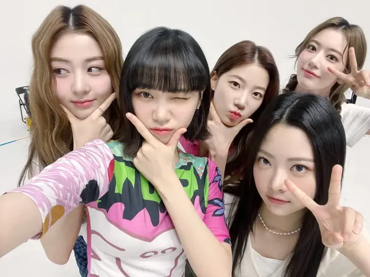 Your daily LESSERAFIM #24 | Fandom