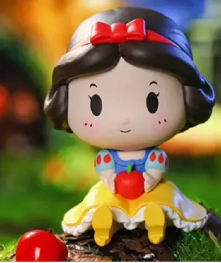 Chibi Snow White sitting with an apple | Fandom