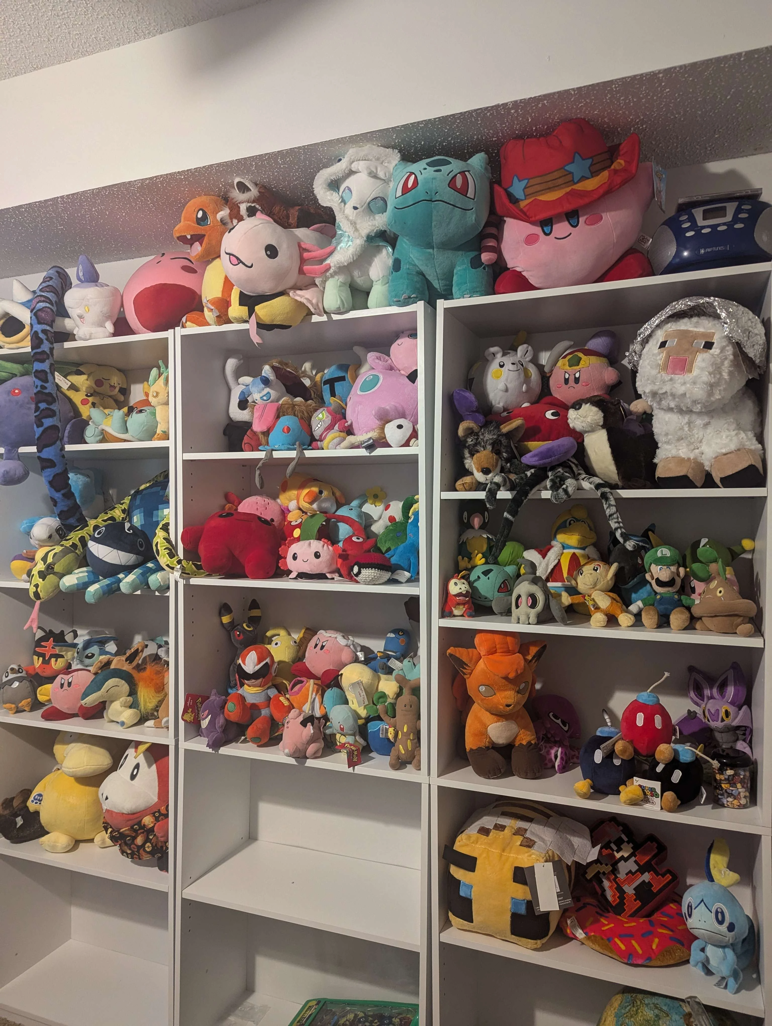 unpacked a lil bit finally heres my cool stuff | Fandom