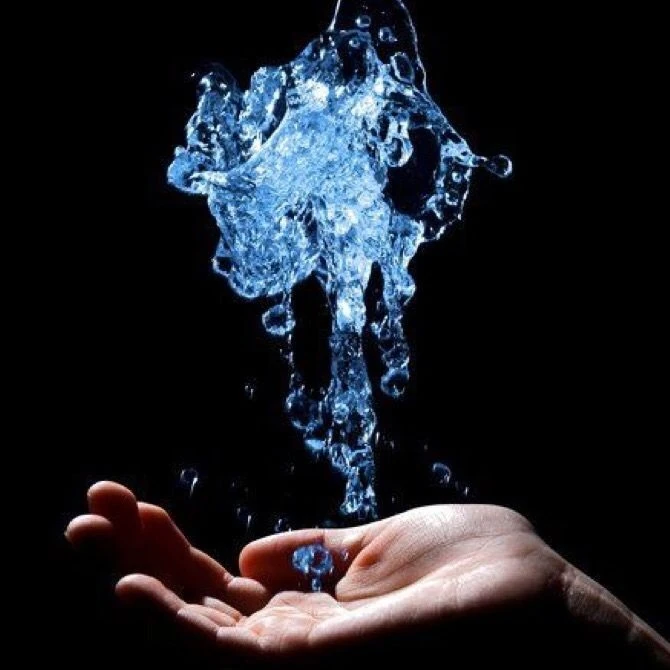 Eau | Wiki Caemlyn | Fandom