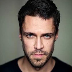 Leo Staar Call The Midwife