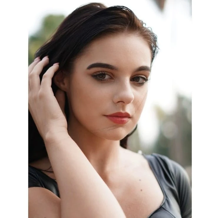 Noemi Rose King | Camp Half-Blood Role Playing Wiki | Fandom