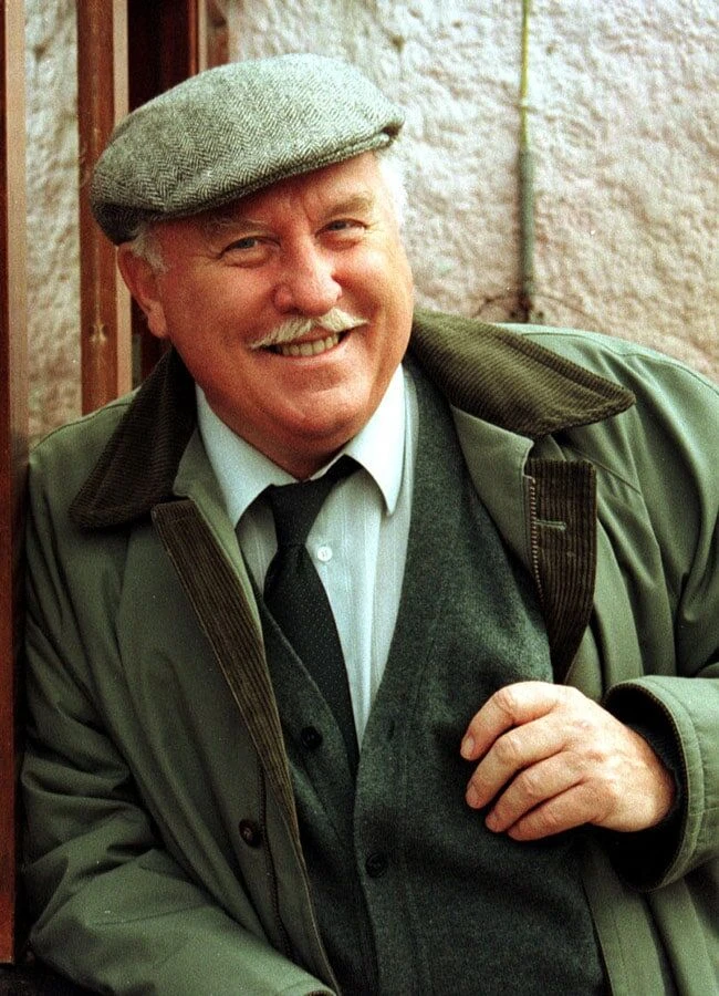 Ken Milton | Cardigan Crescent Wiki | Fandom