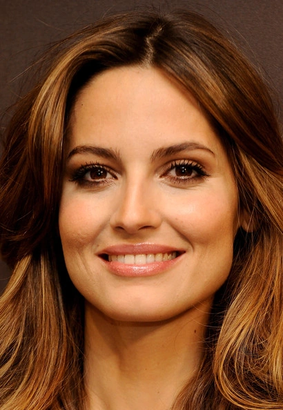 Sara Bernès | Country Wiki | Fandom