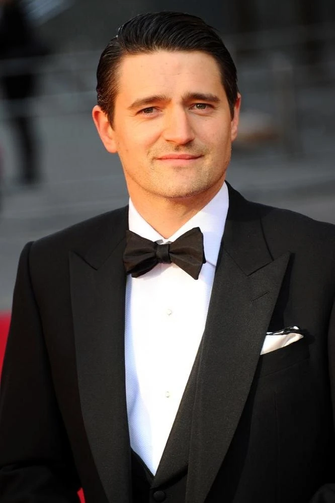 Tom Chambers | Holby Wiki - Casualty and Holby City | Fandom