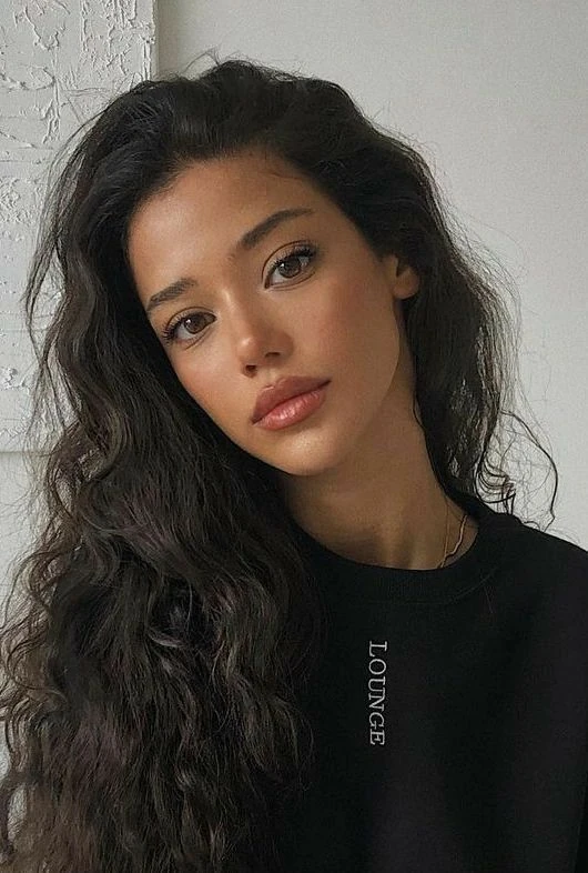 Raya Lewis | Catharina Maura Universe Wiki | Fandom