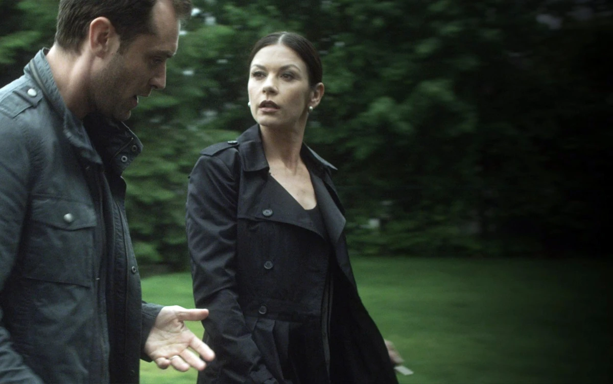 Doctor Victoria Siebert | Catherine Zeta-Jones Wiki | Fandom