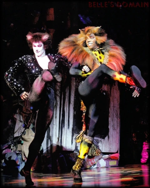 Magical Mister Mistoffelees/Dutch | 'Cats' Musical Wiki | Fandom