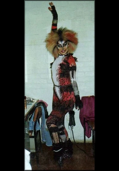 Liz Love | 'Cats' Musical Wiki | Fandom