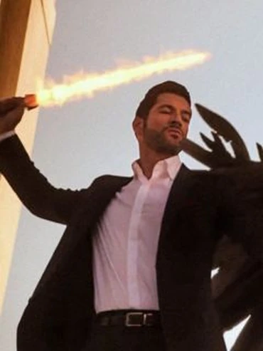 if the Anti-Monitor invaded Hell, Right before Lucifer abandoned it ...