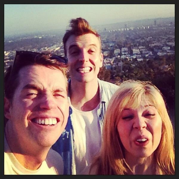 Gallery:Jennette McCurdy/With Friends | Cc71 Test Wiki | Fandom