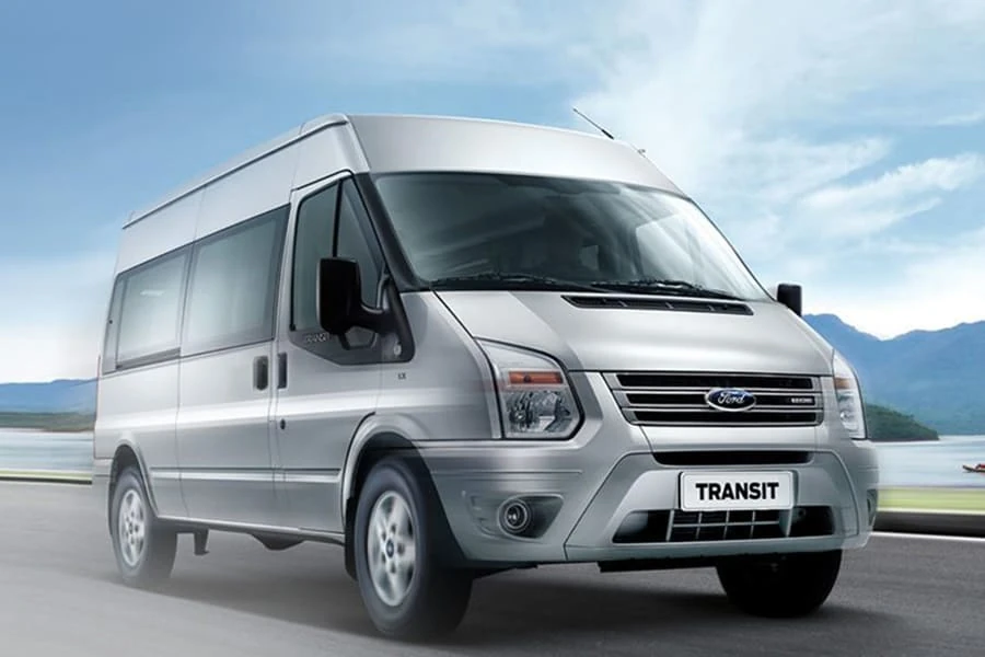 Welcome to BlueBRZ's car comparison: 2019 Ford Transit vs 2024 Ford ...