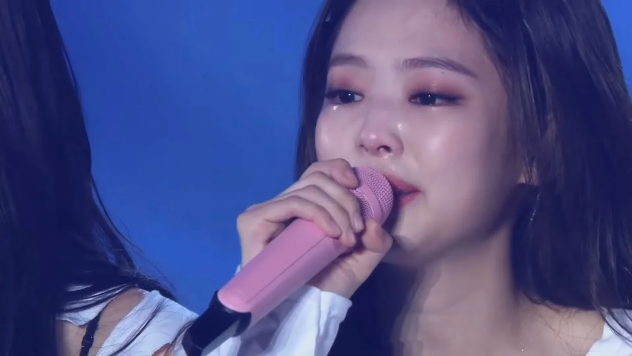 Hit me in the feels. Classic crying moment in K-pop #2. | Fandom
