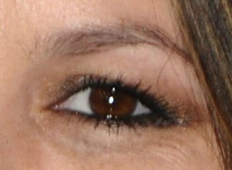Rachel Bilson's eye. | Fandom