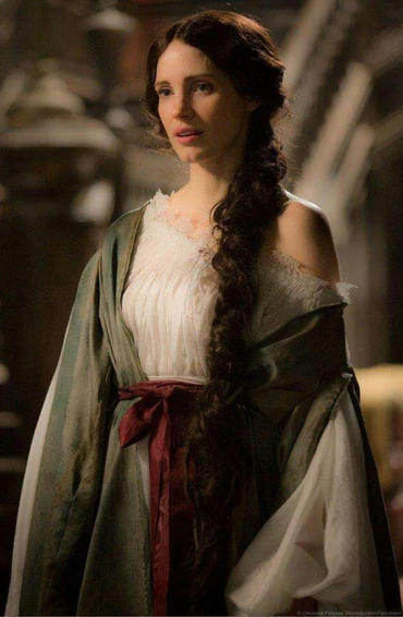 Dale Denton VS Lucille Sharpe (Pineapple Express VS Crimson Peak) | Fandom