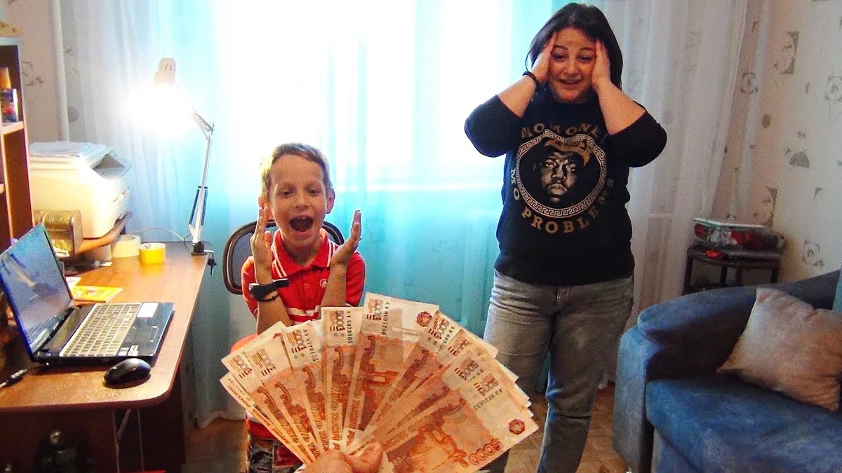 Подарил 100 000 рублей школьнику в реальной жизни | Сegou Вики | Fandom