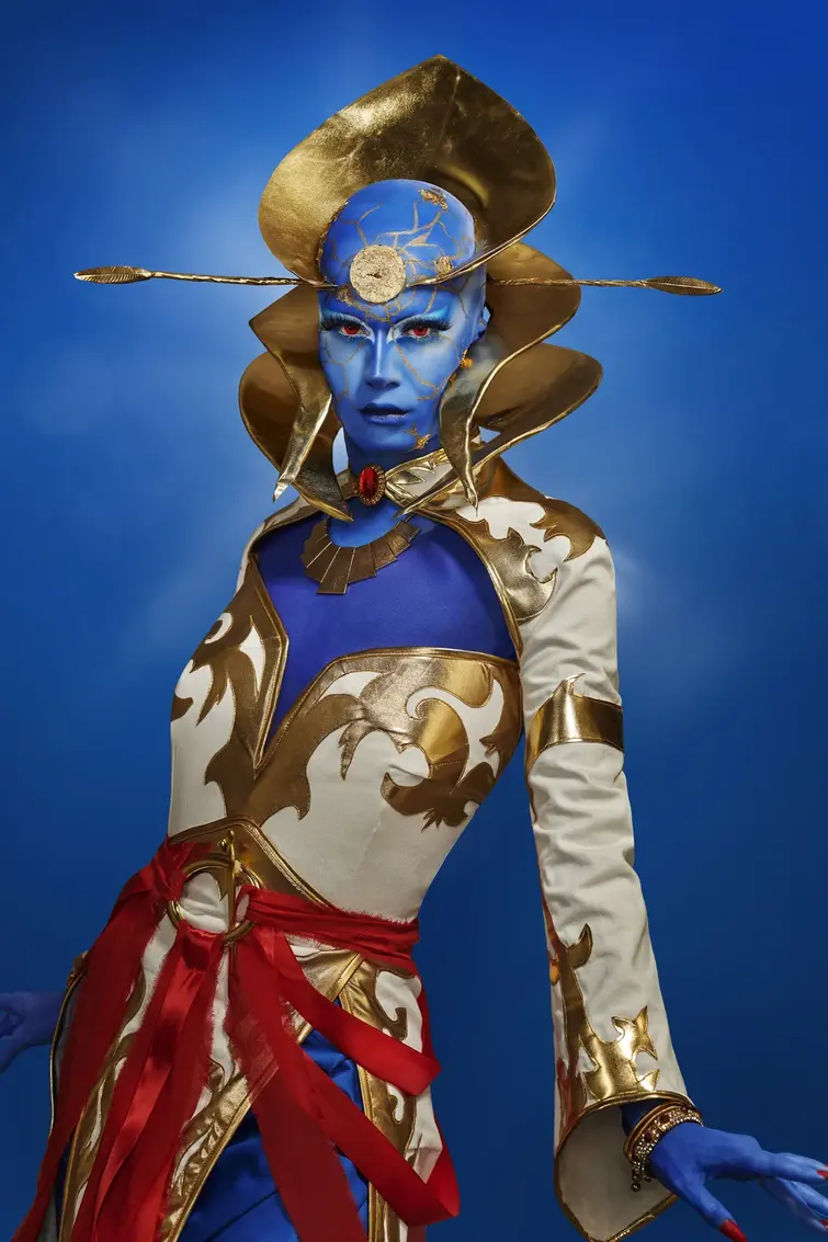 🌷 Lyric’s Look Review Talk Show - Holland : Episode 1 “Put a Crown On ...