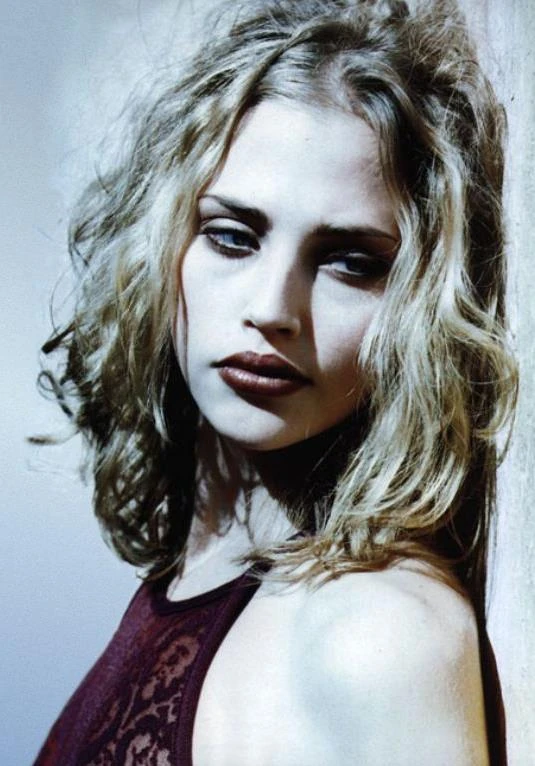 Caroline Horn | Challen's Original Character Wiki | Fandom