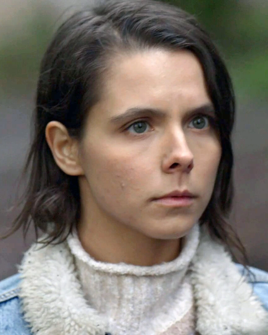 Clara Cox | Debris Wiki | Fandom