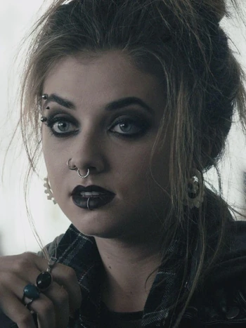 Beth (Canon/Scream TV)/Maskboiperson | Character Stats and Profiles ...