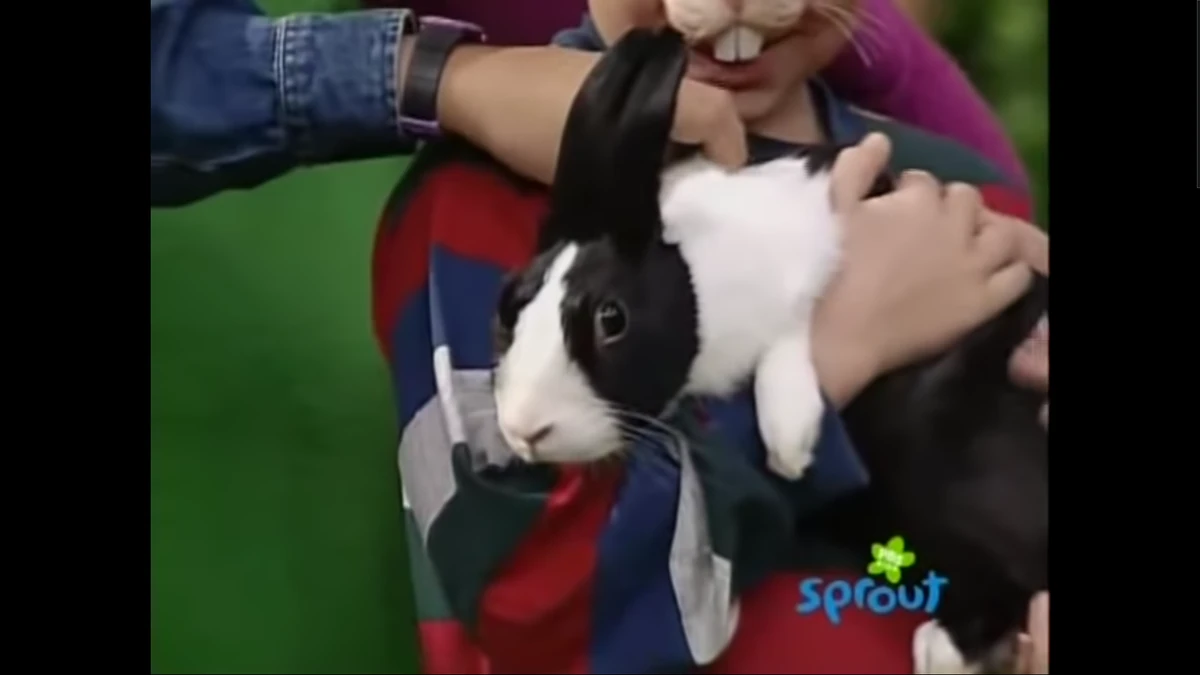 Snuggles | Fictional Characters Wiki | Fandom