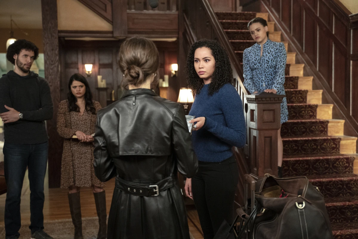 2x17 | Wiki CHARMED 2018 | Fandom