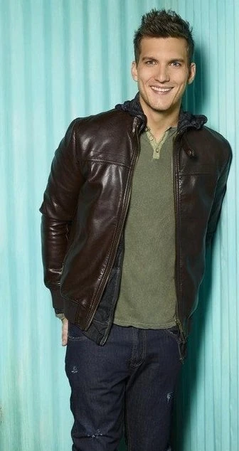 Leo | Chasing Life Wiki | Fandom