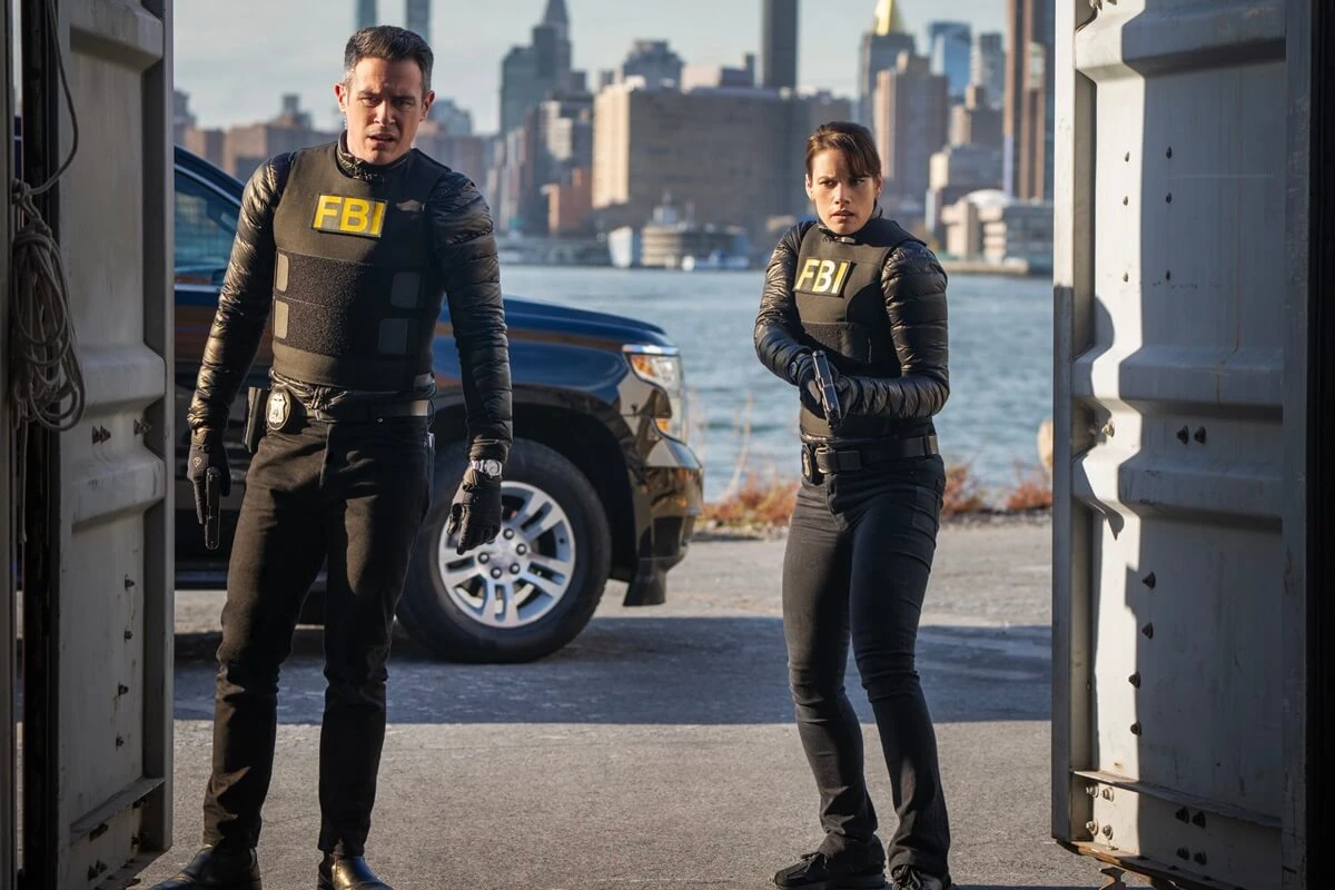 Manhunt | One Chicago & The FBIs Wiki | Fandom