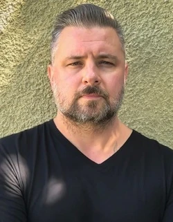 Craig Gore | One Chicago & The FBIs Wiki | Fandom