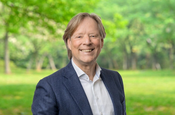 Edward De Jager | Chloe's Closet Wiki | Fandom