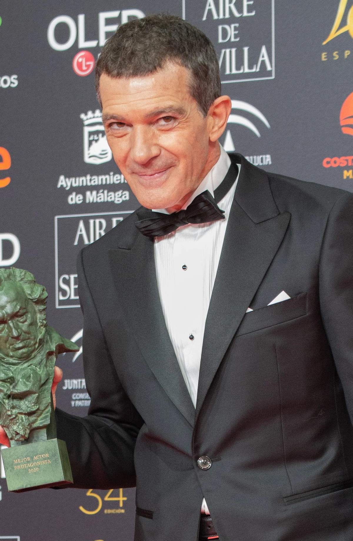 Antonio Banderas | Christmas Specials Wiki | Fandom