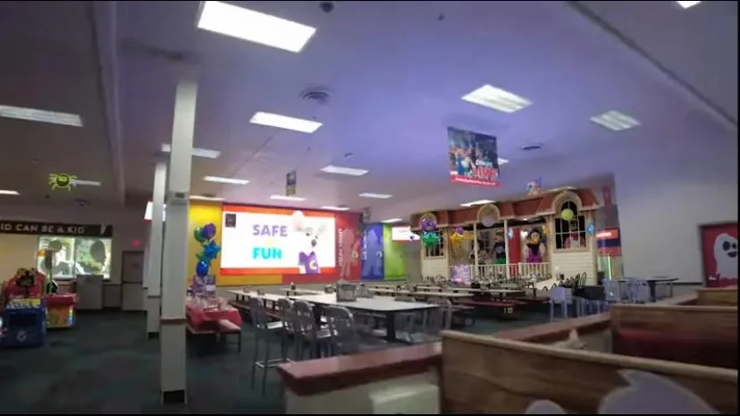 Rocker Stage Live Stage | Chuck E. Cheese Fanon Wiki | Fandom