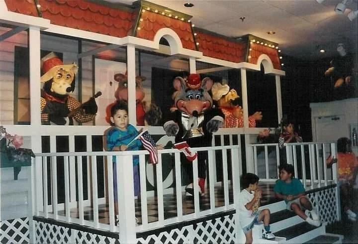 Porch C-Stage | Chuck E. Cheese Wiki | Fandom