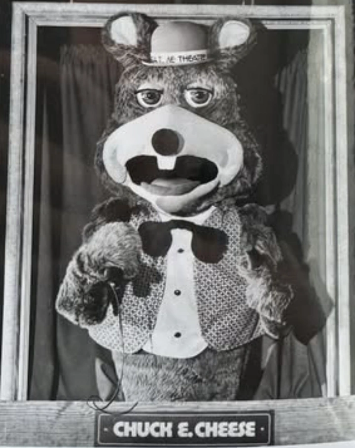 Chuck E. Cheese Half-Bodied Cyberamic Animatronic (Prototype) | Chuck E ...