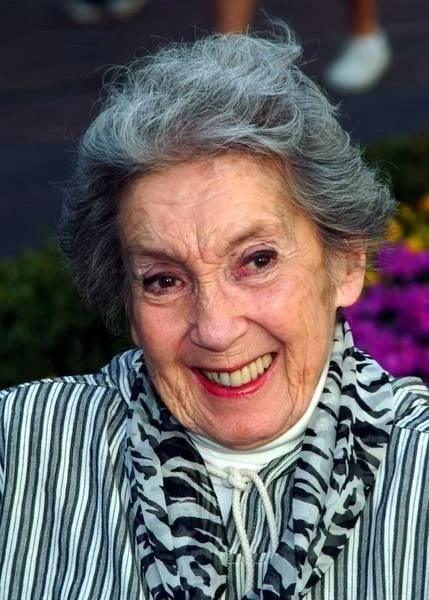 Frances Bay | Cinema e Televisione Wiki | Fandom