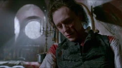 War Horse Tom Hiddleston Death Scene