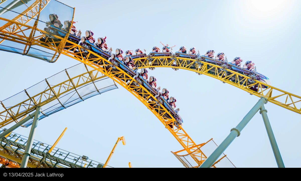 Stardust Racers | Roller Coaster Wiki | Fandom