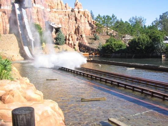 Splashdown | Roller Coaster Wiki | Fandom