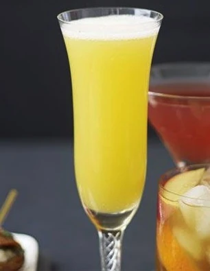 Pear Amaretto Fizz | Cocktails Wiki | Fandom