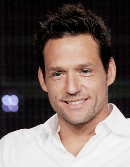 Josh Hopkins Biography