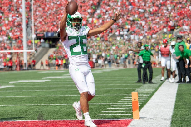 Travis Dye | American Football Wiki | Fandom