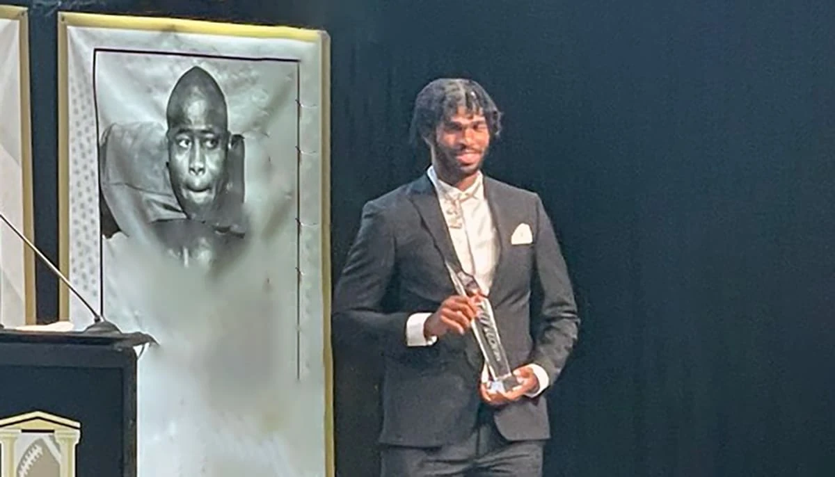 Deacon Jones Trophy | American Football Wiki | Fandom