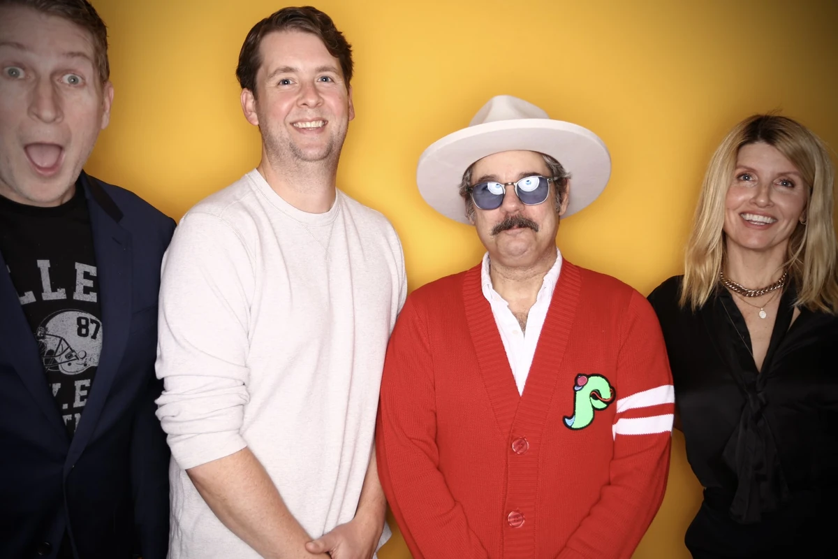 Bong Hugs | Comedy Bang! Bang! Wiki | Fandom