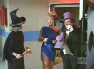 DC COMICS: Batman '66 (Batman s2 ep 42, 43, 44 Penguin & Marsha Queen ...