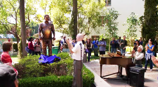 Luis Guzman statue | Community Wiki | Fandom