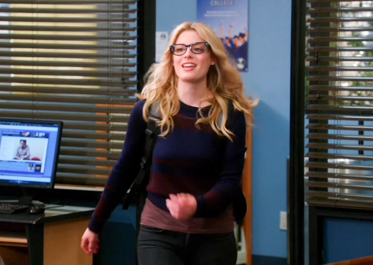 Galeria da Britta Perry na Quarta Temporada | Wiki Community | Fandom